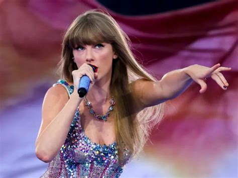 Savannah Guthrie Dresses As Taylor Swift For Today Halloween Watch
