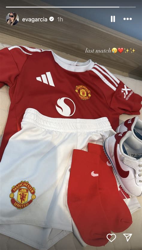 Man Utd Fans Convinced Alejandro Garnacho Is Leaving After Girlfriends Social Media Post