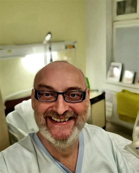 Galerie Marcel Nemec Prohrává Svůj Boj S Rakovinou Zbývají Mu Už Jen Dny Dožívá U Maminky