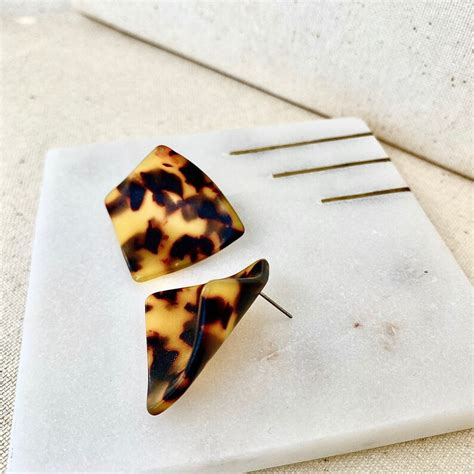 Curved Square Tortoise Shell Stud Post Earrings Tortoise Shell