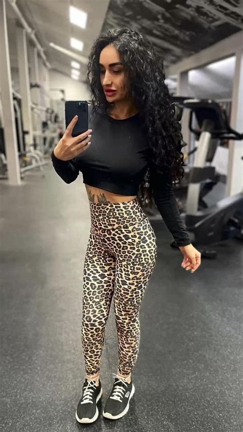 Девушка в спорт зале Фотосессия Спорт Зал