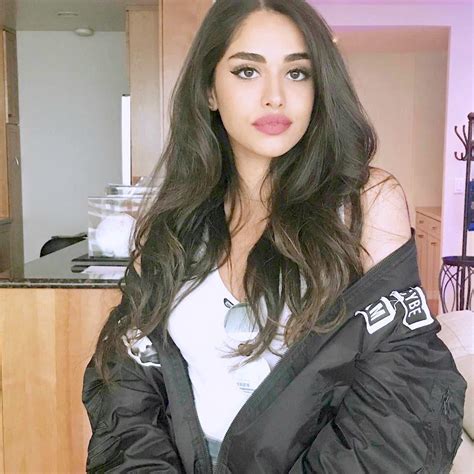 Reem Alsanea Scrolller