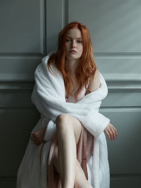 Ellie Bamber Soho House November 2022 • Celebmafia