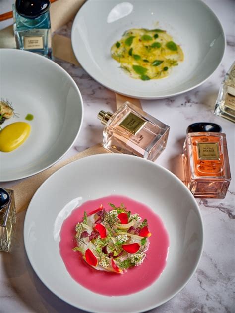 향수와 미식의 만남파크 하얏트 서울 아르마니 뷰티와 협업