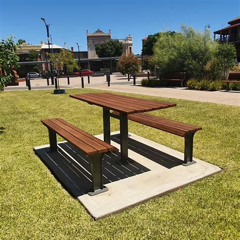 Access Table Setting Gossi Park Furniture