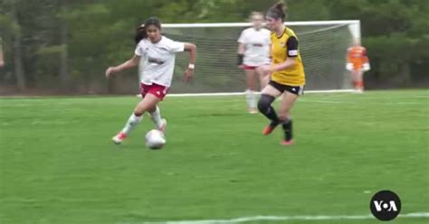 ນັກ ເຕະ ບານ ຍິງ ອາ ເມ ຣິ ກັນ ເຊື້ອ ສາຍ ໄທ ສ້າງ ຄວາມ ປະ ທັບ ໃຈ ຢູ່ ໃນສະ ໜ າມ