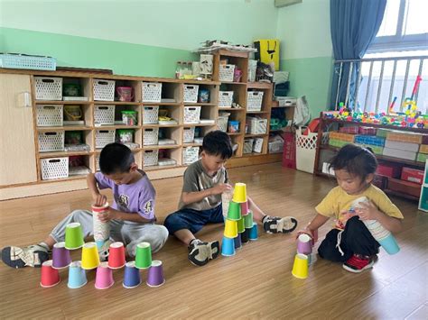 纸杯叠叠乐 ——煤山镇中心幼儿园中班组开展自主搭建游戏活动 长兴县煤山镇中心幼儿园 长兴教育资源公共服务平台