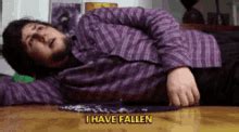 Help I Ve Fallen And I Cant Get Up Meme S Tenor