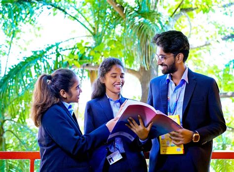 Why Choose Vignan University Top Engineering College With High Placements And Research