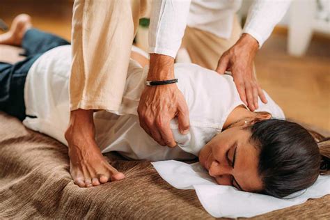 Shiatsu Massage Definition Benefits And What To Expect Marhabaspa