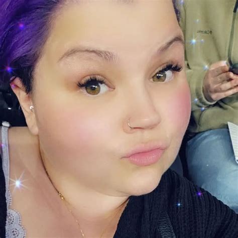 Savanna Savannasmiles1986 • Threads Say More