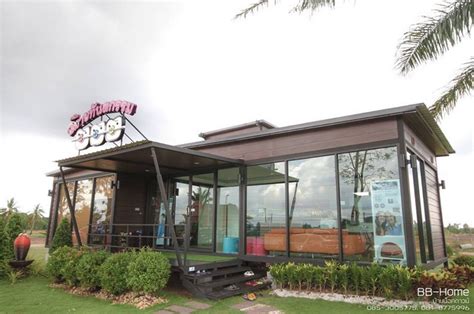 บ้านโครงเหล็กน็อคดาวน์ ออกแบบให้เป็น “คลินิคทันตกรรม” เน้นพื้นที่ใช้สอยกว้างขวาง พร้อมมุมนั่งพัก