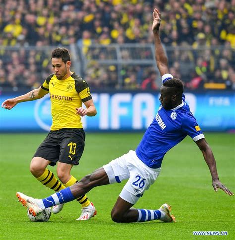 Schalke 04 Beats Borussia Dortmund 4 2 At Bundesliga Match Xinhua