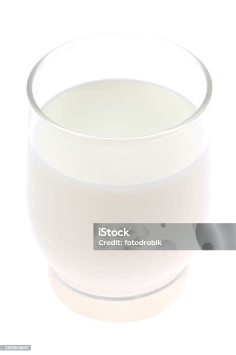 투명한 유리잔에 담긴 신선한 우유 모두를 위한 건강하고 맛있는 음료 선택 건강한 생활방식에 대한 스톡 사진 및 기타 이미지 건강한 생활방식 건강한 식생활 기원