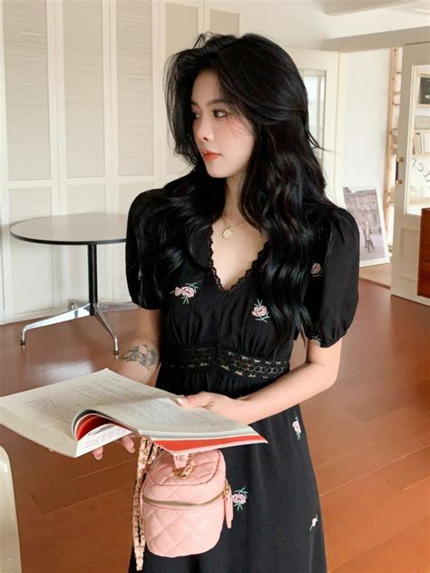 커브인 해외 배송 여성 빅사이즈 반팔 브이넥 프렌치 햅번 스타일 자수 롱원피스 4xl