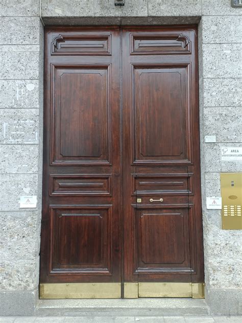 Restauro Portone Piazza S Agostino Milano Polignum