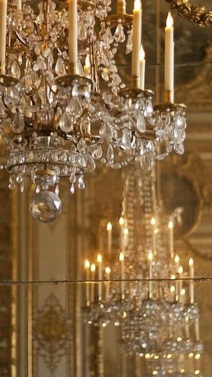 Light Gold Aesthetic Background