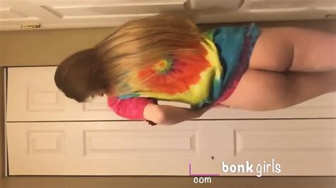 Amazing Girl Strips For You Eporner