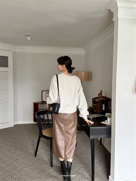 스테디 데일리템3colors 파로아 브이넥 긴팔 세미크롭 맨투맨 직진배송