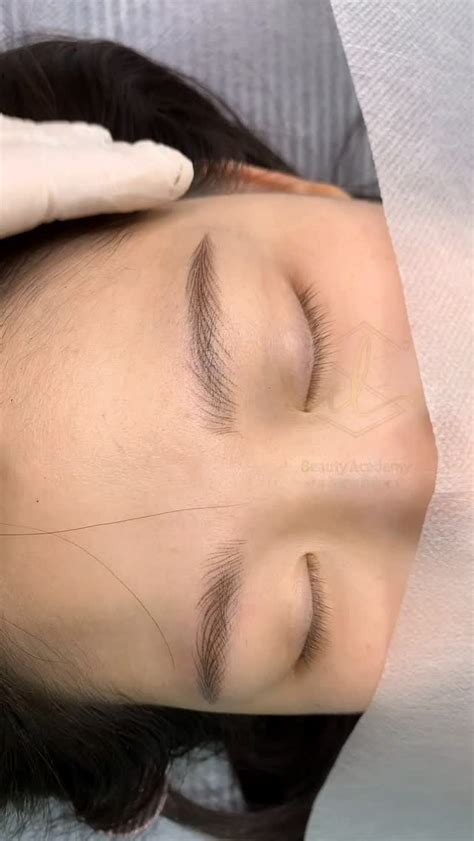 이엘스뷰티아카데미헤어스트록스칼프에어창원반영구수강신도림반영구수강페더링눈썹옴브레입술 오늘 창신대학교에서 논문심사발표가 있었는데 발표시간 되기전 연습하는 제 모습을