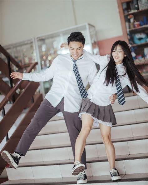 Konsep Unik Foto Pre Wedding Jessica Jane Dan Erwin Phang Pakai Latar Sekolah Smp