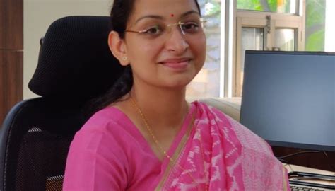 Ias Priyanka Soni Directs Employees To Report On Time Or Face Action