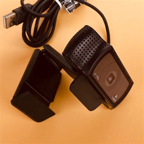 Logitech Hd Webcam V U Computers Tech Parts Accessories Webcams On Carousell
