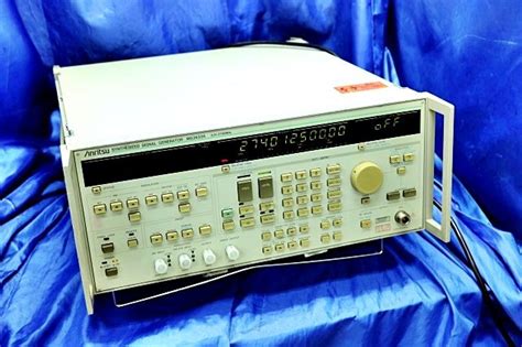 Anritsuアンリツ シンセサイザレベルジェネレータ Mg3633a 10khz 2700mhz 55698 1yアマチュア無線