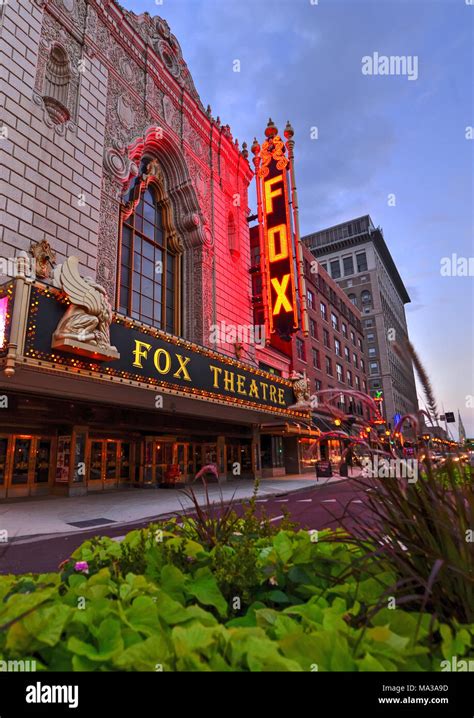 St Louis Missouri Usa August 11 2014 The Fabulous Fox Theatre On Grand Boulevard In The