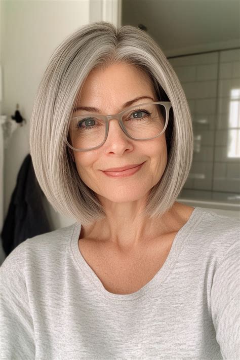 26 Chic Short Grey Haircuts For Older Women You Need To See In 2025