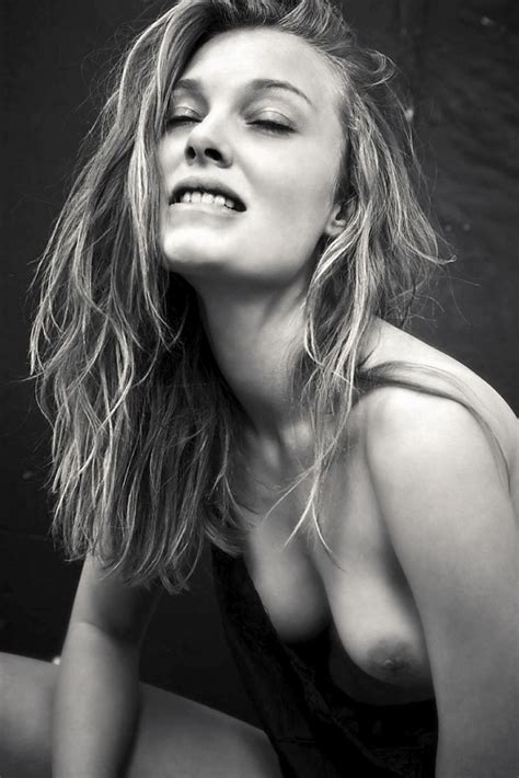 Esther Cronin Topless Photos The Fappening