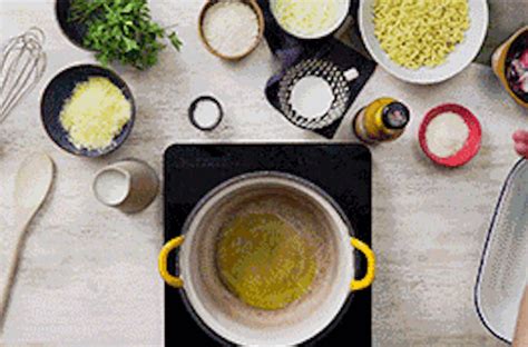 Creamy Baked Peri Peri Chilli Sauce Mac And Cheese Recipe Nandos New