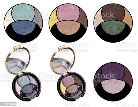 화장품 고체 아이섀도우 두 제품 및 4 혼합 색상 고해상도 샘플 흰색 배경에 고립 된 미용 제품 클리핑 경로 포함 0명에 대한 스톡 사진 및 기타 이미지 Istock