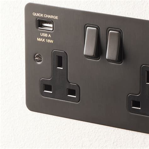 lucian double socket with usb type a and c with black inserts in bronze