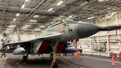 အိန္ဒိယ ပြည်တွင်းထုတ် လေယာဥ်တင်သင်္ဘော အိုင်အန်အက်စ် ဗီဂရန့်တ် Bbc News မြန်မာ