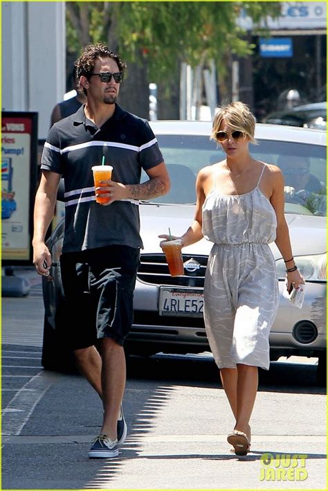 Kaley Pixie Haircut Pixie Haircut Kaley Cuoco Pixie Step By Step