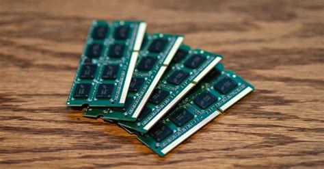 Windows10でメモリの容量や枚数、使用状況を確認する方法 Windows10でメモリの容量や枚数、使用状況を確認する方法