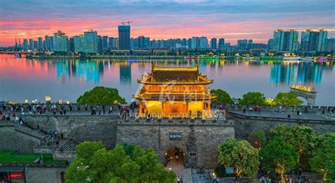 湖北襄阳：晚霞映照古城美 人民图片网