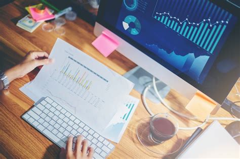 Premium Photo Business Peoples Analyzing Data Together In Teamwork