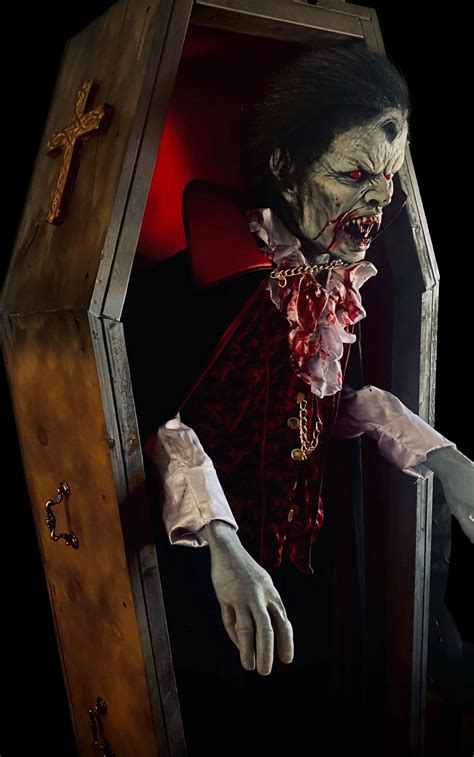 The Walker Statue Haunted House Statue Zombie Prop The Horror Dome