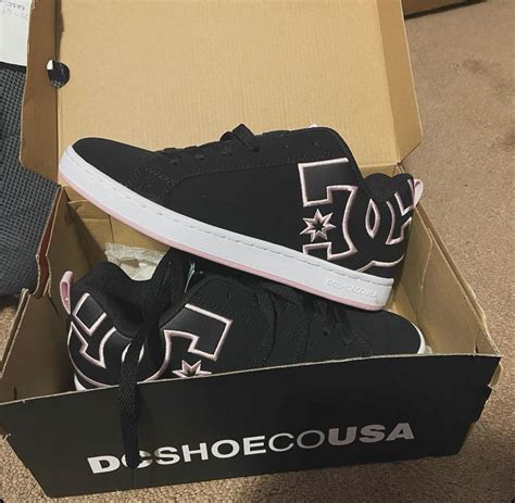 Pink And Black Dc Shoes Outfit Dc Shoes Aesthetic Dc Shoes Grunge