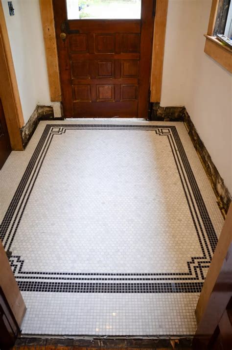 Stylish Tile Flooring For Your Entryway