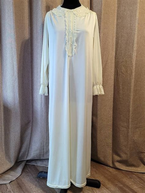 Vintage Pastel Yellow Long Nightgown Medium Romantic Gem