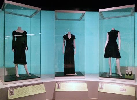 Mannequin Display Cases Mannequin Display Cabinets