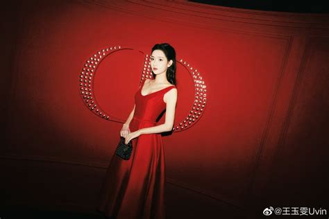 ปักพินในบอร์ด Chinese Girl 4