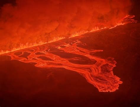 Галт уулын дэлбэрэлтээс сэргийлэн 3800 орчим иргэнийг нүүлгэн шилжүүлжээ Delhii Mn