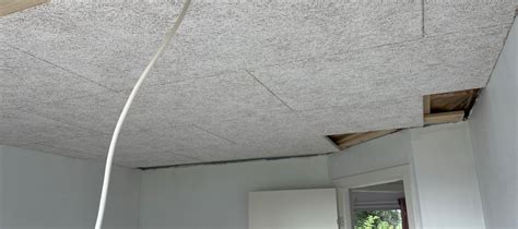 Montering Af Troldtekt Loft I Villa For Kunde I Bjerringbro