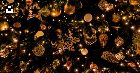 크리스마스 트리에 금 싸구려 사진 Unsplash의 무료 크리스마스 이미지