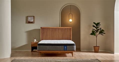 고급 나무 100 사용…씰리침대 원목 프레임 토르테