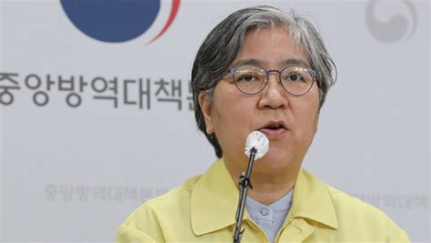 변이 대응 위해 부스터 샷·교차 접종 검토
